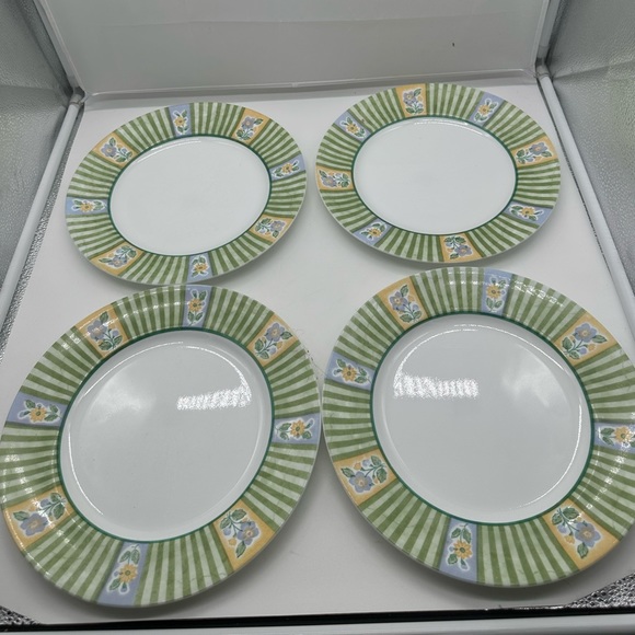 Corningware | Dining | Set Of 4 Corningware Classical Garden Dinner ...